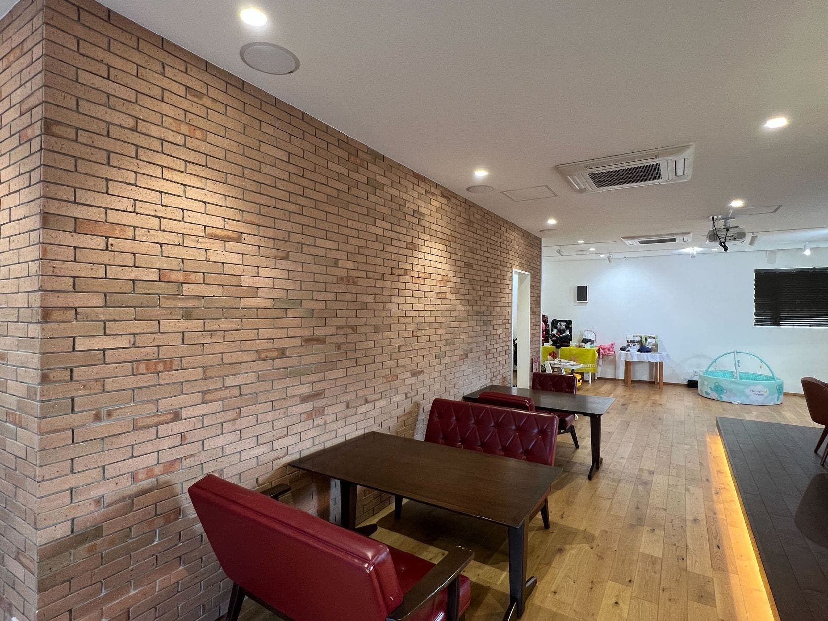 福津市最大30名収容✨　オシャレスペース　レストラン　バー🍷業務用キッチン📶Wi-Fi　推し活 🎬100インチスクリーンの写真6