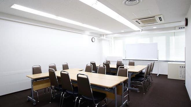 【西梅田駅徒歩1分!703号室】窓あり・スタッフ常駐◎セミナー、説明会に!様々な用途可能なサイズ感♪の写真3