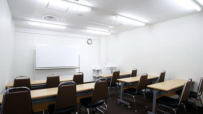 【西梅田駅徒歩1分!706号室】窓あり・スタッフ常駐◎セミナー、説明会に!様々な用途可能なサイズ感♪の写真1