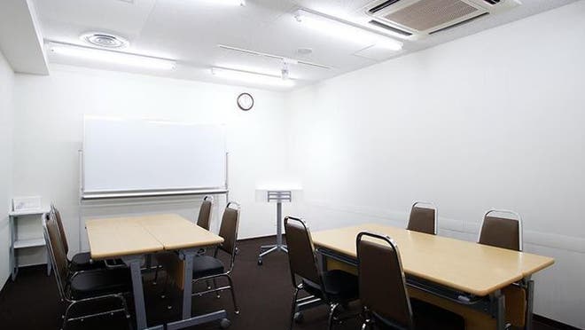 【西梅田駅徒歩1分!707号室】窓あり・スタッフ常駐◎セミナー、説明会に!様々な用途可能なサイズ感♪の写真2