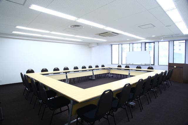【西梅田駅徒歩1分！901号室】窓あり・スタッフ常駐◎セミナー、説明会に！様々な用途可能なサイズ感♪の写真6