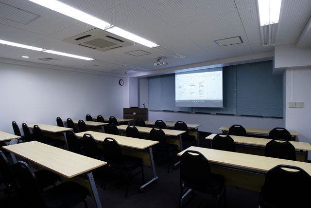 【西梅田駅徒歩1分！902号室】窓あり・スタッフ常駐◎セミナー、説明会に！様々な用途可能なサイズ感♪の写真3