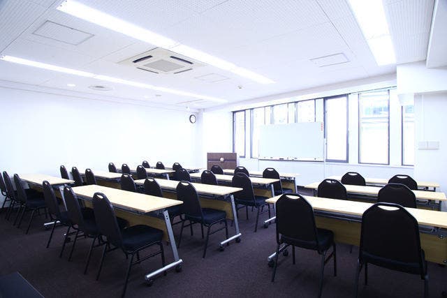 【西梅田駅徒歩1分！902号室】窓あり・スタッフ常駐◎セミナー、説明会に！様々な用途可能なサイズ感♪の写真4