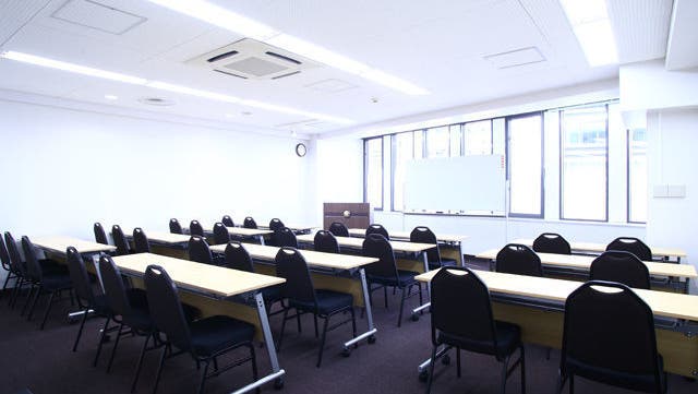 【西梅田駅徒歩1分!902号室】窓あり・スタッフ常駐◎セミナー、説明会に!様々な用途可能なサイズ感♪の写真4