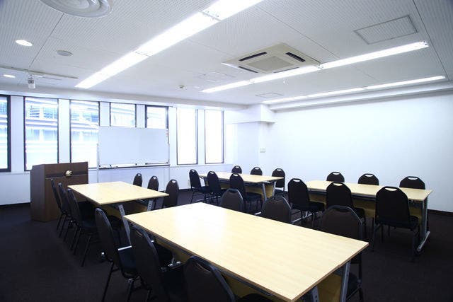 【西梅田駅徒歩1分！902号室】窓あり・スタッフ常駐◎セミナー、説明会に！様々な用途可能なサイズ感♪の写真5