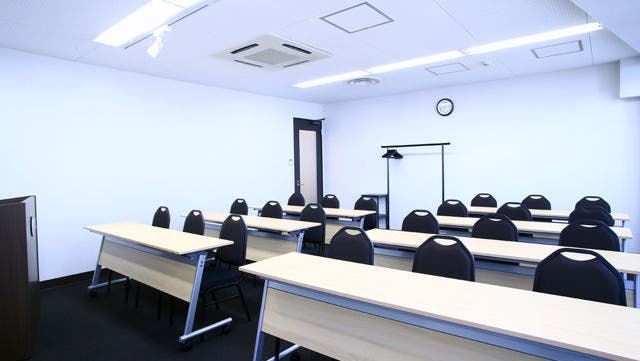 【西梅田駅徒歩1分!903号室】窓あり・スタッフ常駐◎セミナー、説明会に!様々な用途可能なサイズ感♪の写真2