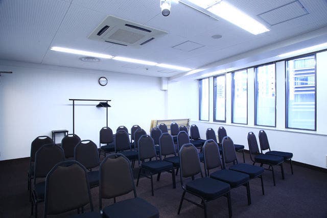 【西梅田駅徒歩1分！903号室】窓あり・スタッフ常駐◎セミナー、説明会に！様々な用途可能なサイズ感♪の写真6