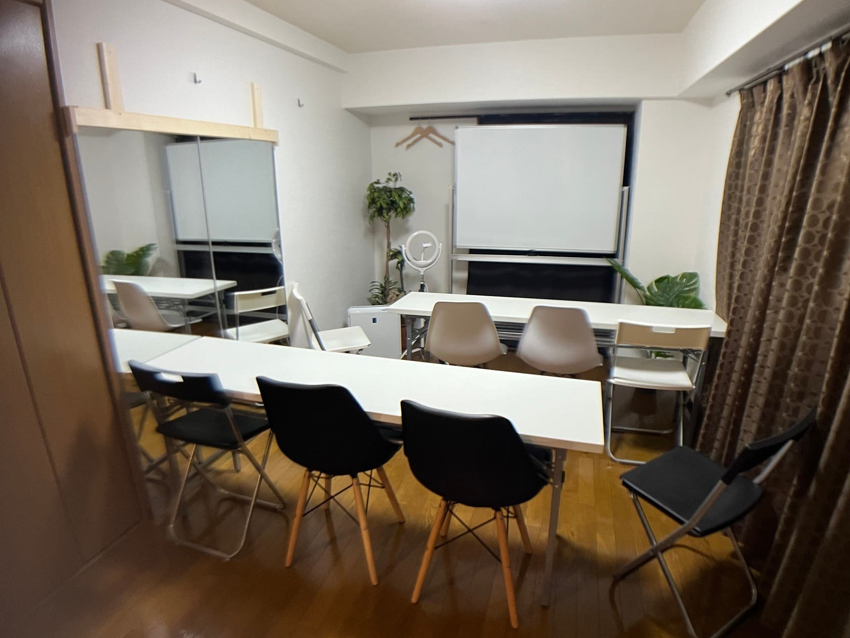 NEW OPEN🎉京橋駅近徒歩3分‼️レンタルサロン★会議室・ワークスペース・推し活・ヨガ・ママ会★多目的に利用可の写真4