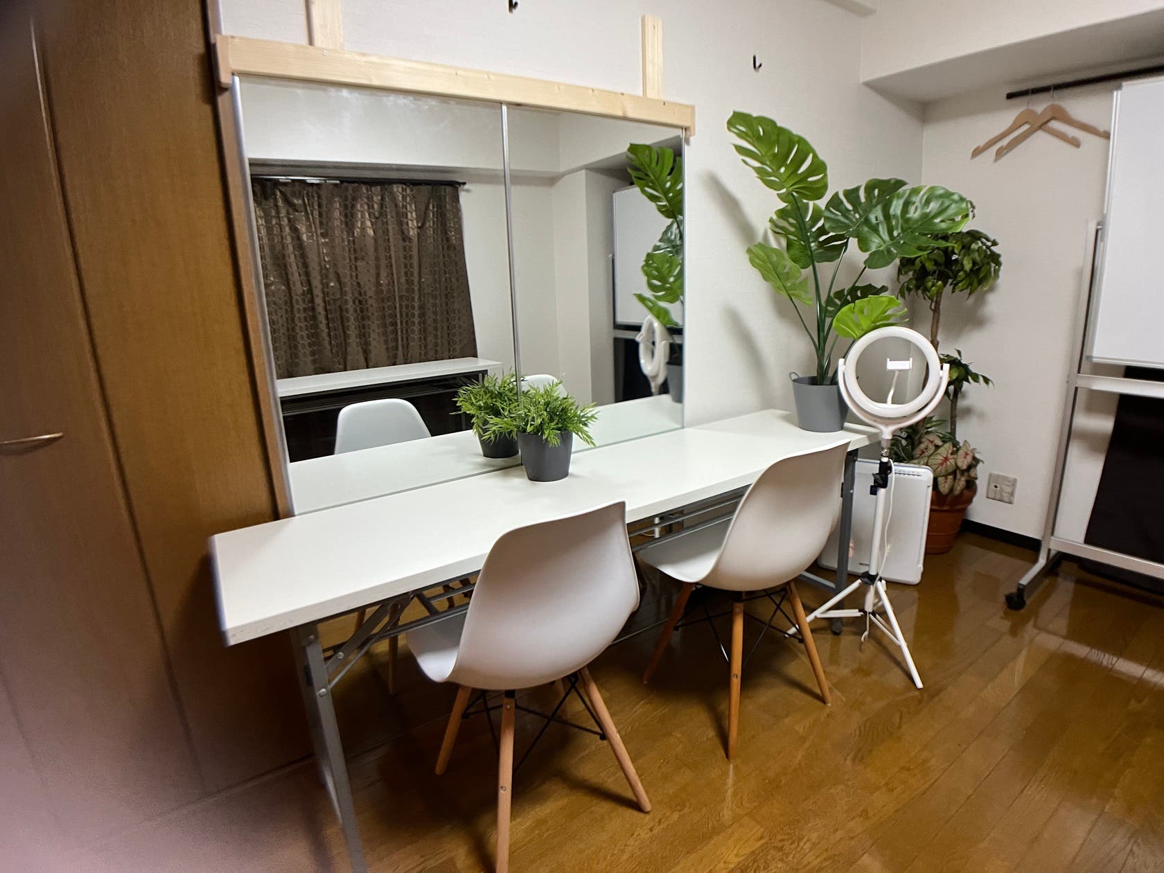 NEW OPEN🎉京橋駅近徒歩3分‼️レンタルサロン★会議室・ワークスペース・推し活・ヨガ・ママ会★多目的に利用可の写真7