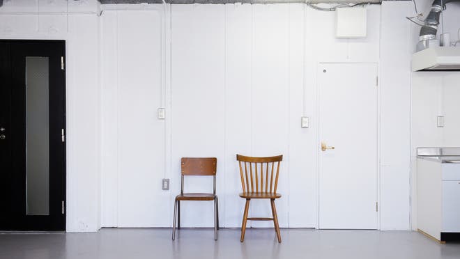 【上野駅8分】自然光あふれる白壁スタジオ|家具小物+機材無料/控室&メイクルーム✨11月限定割✨の写真6