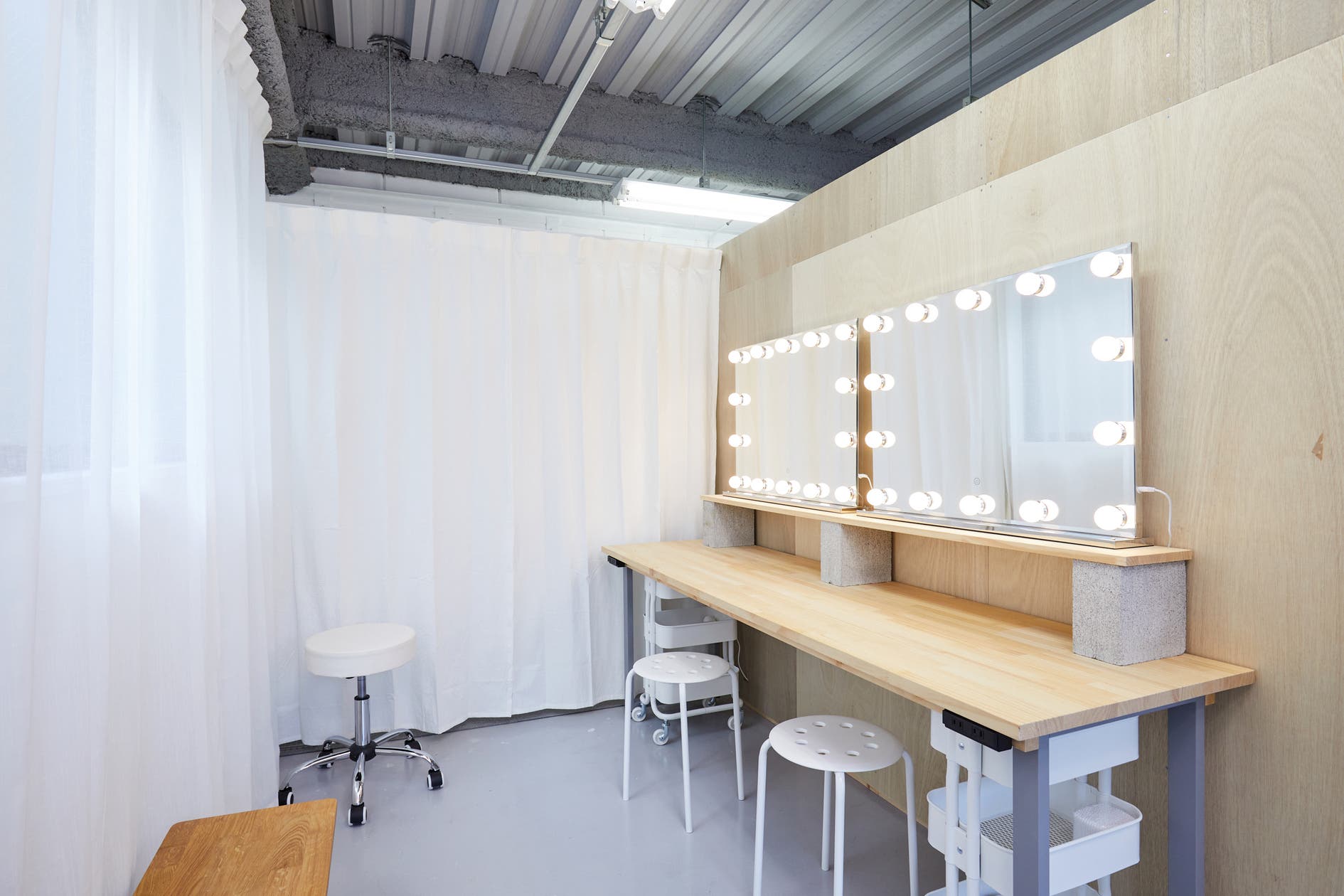 【上野駅8分】自然光あふれる白壁スタジオ｜家具小物＋機材無料／控室＆メイクルーム✨11月限定割✨の写真14