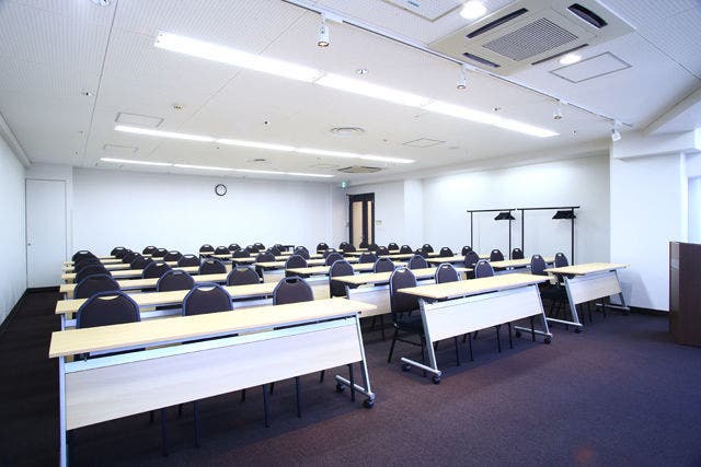 【西梅田駅徒歩1分！906号室】窓あり・スタッフ常駐◎セミナー、説明会に！様々な用途可能なサイズ感♪の写真4