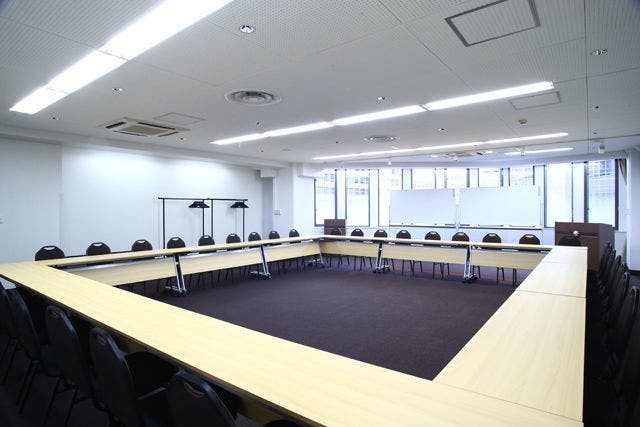 【西梅田駅徒歩1分！906号室】窓あり・スタッフ常駐◎セミナー、説明会に！様々な用途可能なサイズ感♪の写真6
