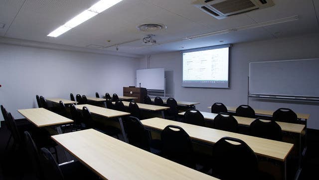 【西梅田駅徒歩1分!907号室】窓あり・スタッフ常駐◎セミナー、説明会に!様々な用途可能なサイズ感♪の写真3