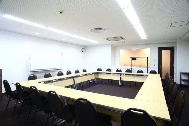 【西梅田駅徒歩1分！907号室】窓あり・スタッフ常駐◎セミナー、説明会に！様々な用途可能なサイズ感♪の写真6