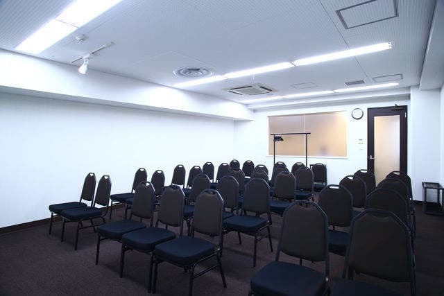 【西梅田駅徒歩1分！908号室】窓あり・スタッフ常駐◎セミナー、説明会に！様々な用途可能なサイズ感♪の写真5