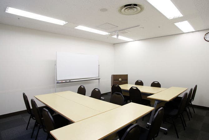 【心斎橋駅徒歩1分　601号室】🎄飲食持ち込みOK🎄セミナー、ウェビナーに！様々な用途可能なサイズ感♪の写真4