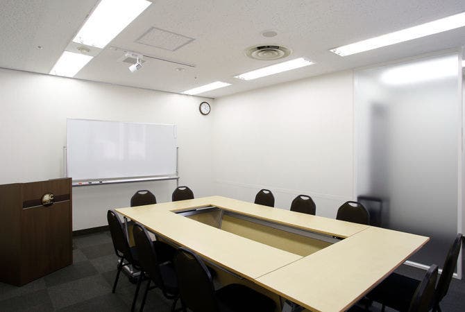 【心斎橋駅徒歩1分　601号室】🎄飲食持ち込みOK🎄セミナー、ウェビナーに！様々な用途可能なサイズ感♪の写真5