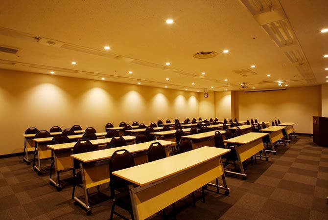 【心斎橋駅徒歩1分　604号室】🎄飲食持ち込みOK🎄セミナー、ウェビナーに！様々な用途可能なサイズ感♪の写真2