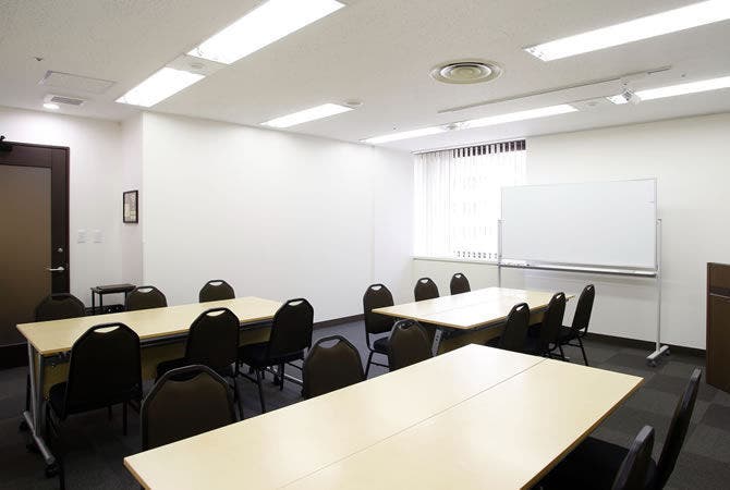 【心斎橋駅徒歩1分　606号室】🎄飲食持ち込みOK🎄セミナー、ウェビナーに！様々な用途可能なサイズ感♪の写真4