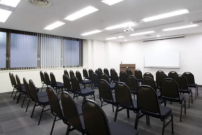 【心斎橋駅徒歩1分　607号室】🎄飲食持ち込みOK🎄セミナー、ウェビナーに！様々な用途可能なサイズ感♪の写真6