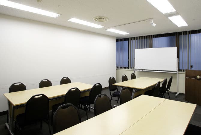 【心斎橋駅徒歩1分　608号室】🎄飲食持ち込みOK🎄セミナー、ウェビナーに！様々な用途可能なサイズ感♪の写真4