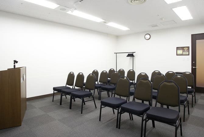 【心斎橋駅徒歩1分　608号室】🎄飲食持ち込みOK🎄セミナー、ウェビナーに！様々な用途可能なサイズ感♪の写真6