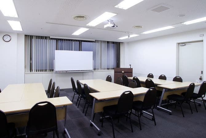 【心斎橋駅徒歩1分　609号室】🎄飲食持ち込みOK🎄セミナー、ウェビナーに！様々な用途可能なサイズ感♪の写真5