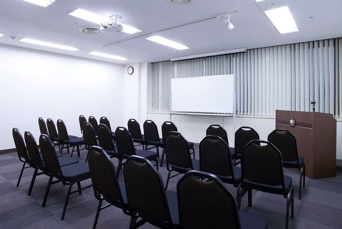 【心斎橋駅徒歩1分　609号室】🎄飲食持ち込みOK🎄セミナー、ウェビナーに！様々な用途可能なサイズ感♪の写真6