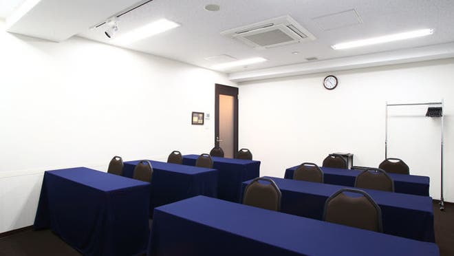 【横浜駅徒歩3分 503号室】 🎄飲食持ち込みOK🎄!セミナー、ウェビナーに!様々な用途可能なサイズ感♪の写真3