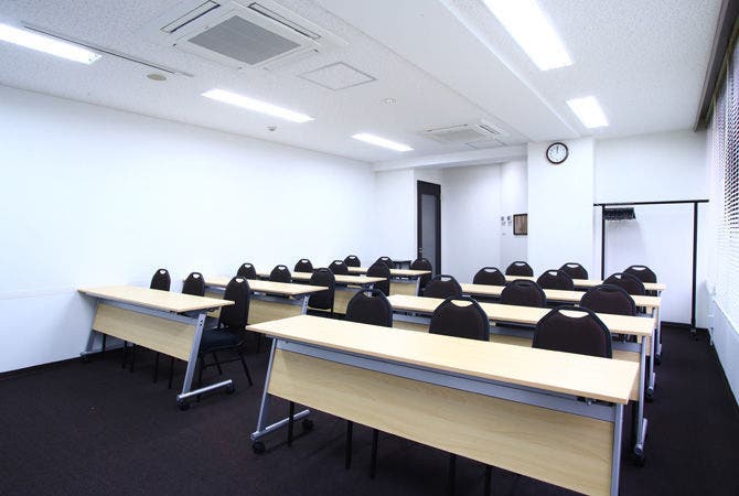 【横浜駅徒歩3分　505号室】 🎄飲食持ち込みOK🎄！セミナー、ウェビナーに！様々な用途可能なサイズ感♪の写真2