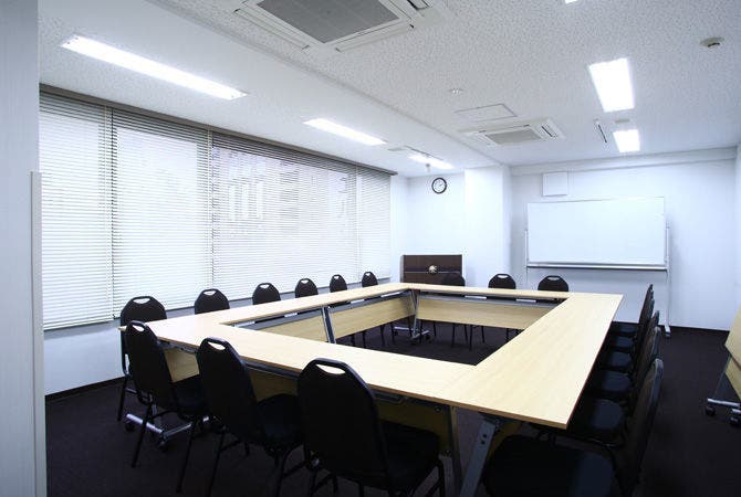 【横浜駅徒歩3分　505号室】 🎄飲食持ち込みOK🎄！セミナー、ウェビナーに！様々な用途可能なサイズ感♪の写真6