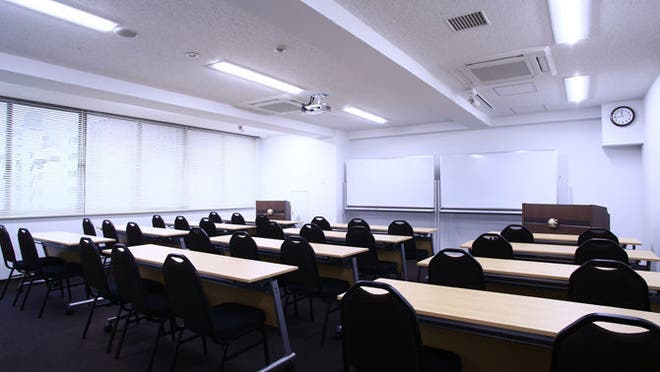 【横浜駅徒歩3分 601号室】 🎄飲食持ち込みOK🎄!セミナー、ウェビナーに!様々な用途可能なサイズ感♪の写真1