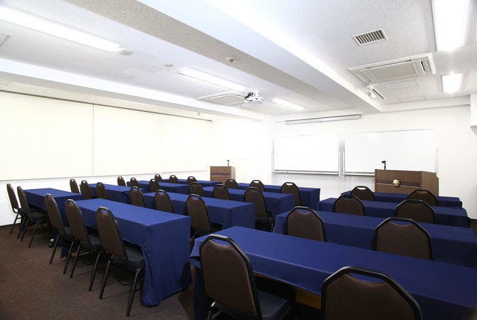 【横浜駅徒歩3分　601号室】 🎄飲食持ち込みOK🎄！セミナー、ウェビナーに！様々な用途可能なサイズ感♪の写真4