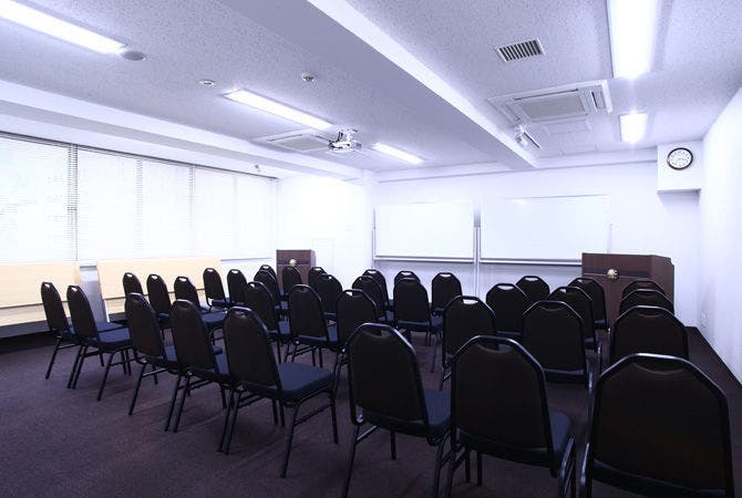 【横浜駅徒歩3分　601号室】 🎄飲食持ち込みOK🎄！セミナー、ウェビナーに！様々な用途可能なサイズ感♪の写真6