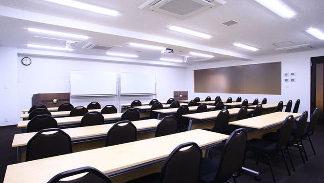 【横浜駅徒歩3分 602号室】 🎄飲食持ち込みOK🎄!セミナー、ウェビナーに!様々な用途可能なサイズ感♪の写真1