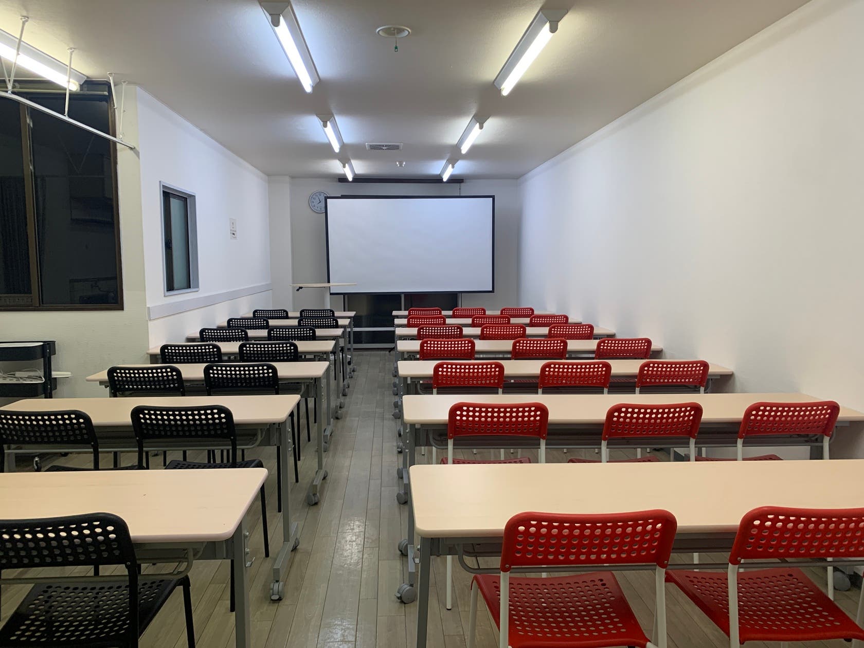 金沢駅徒歩8分、24時間・35名着席可、光Wi-Fi、プロジェクター＆大型スクリーン、セミナー・会議・リモートワークに便利の写真21