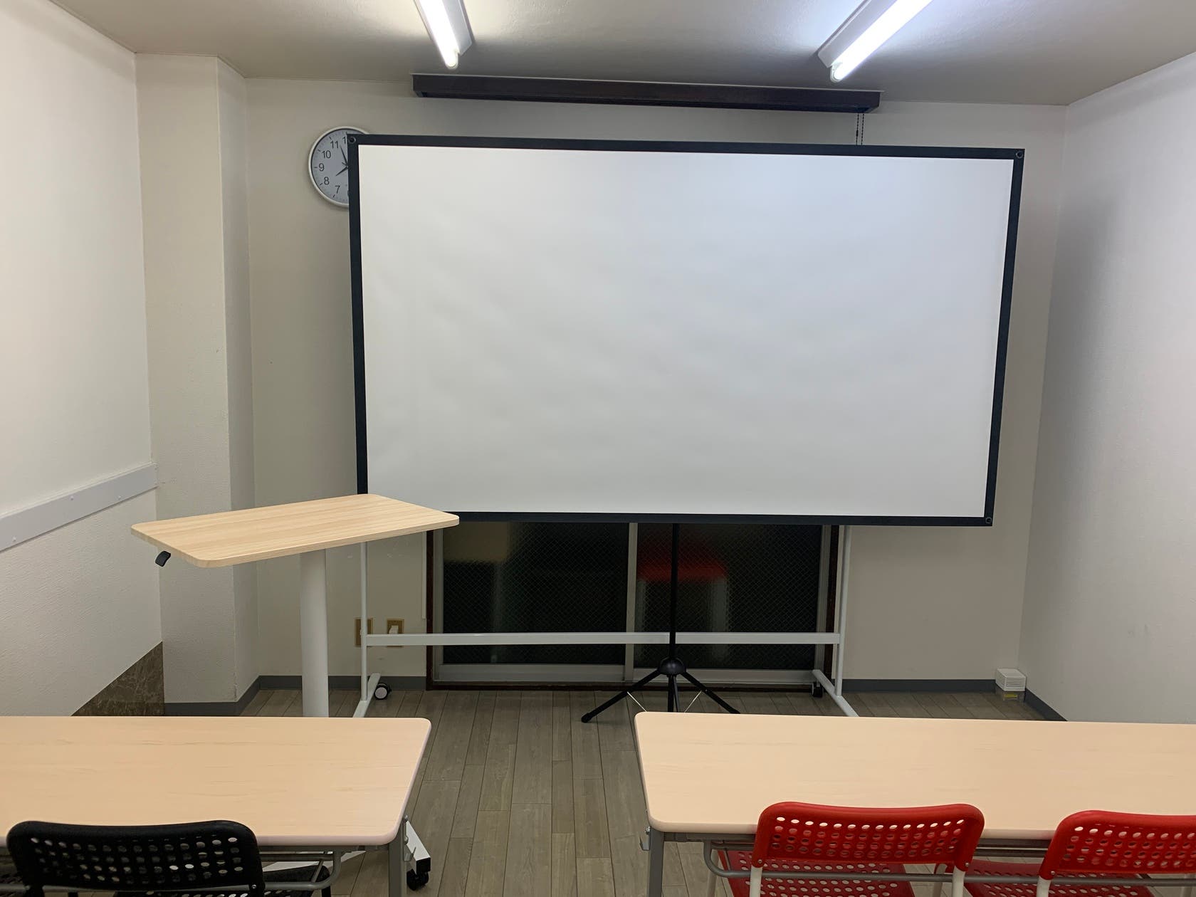 金沢駅徒歩8分、24時間・35名着席可、光Wi-Fi、プロジェクター＆大型スクリーン、セミナー・会議・リモートワークに便利の写真22