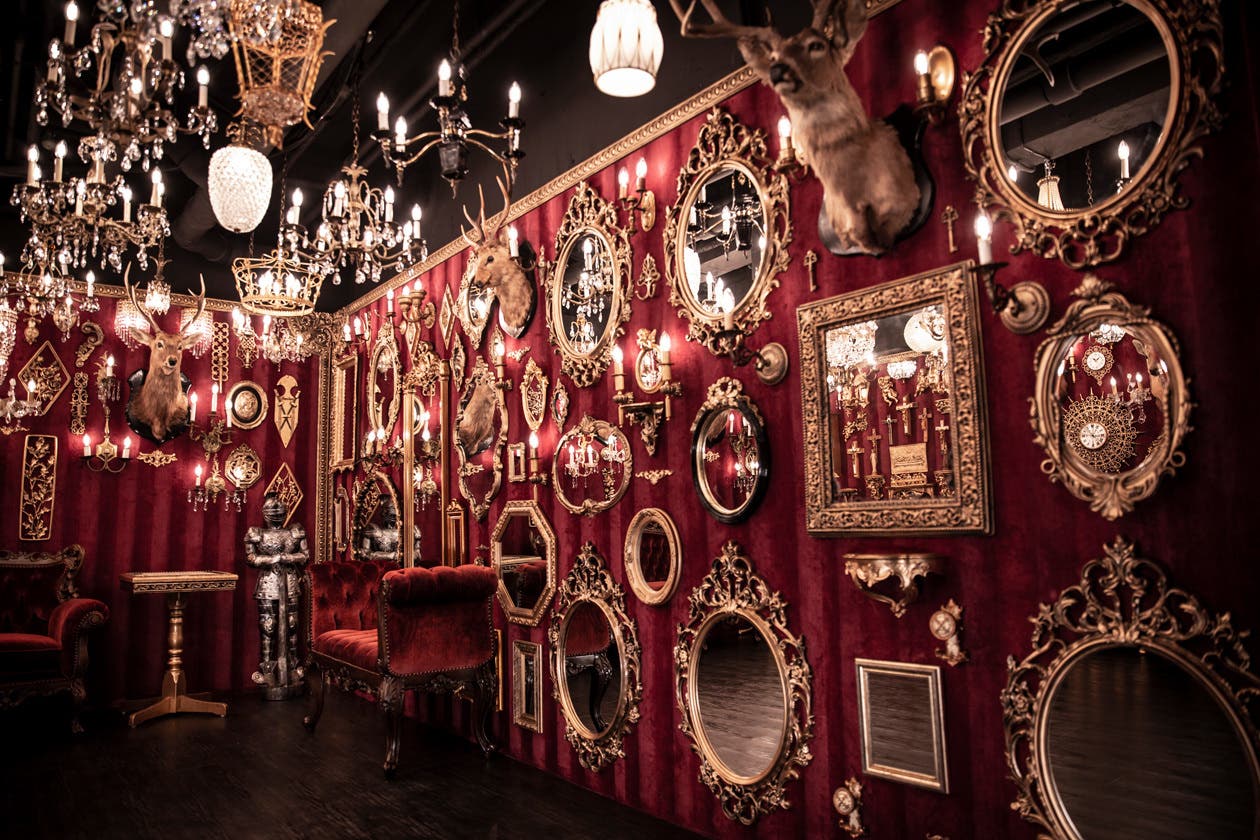 ゴールドを基調とし、ゴージャスかつ高級感のある、本格アンティークスタジオ。の写真5