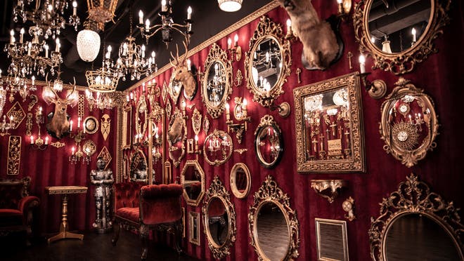 ゴールドを基調とし、ゴージャスかつ高級感のある、本格アンティークスタジオ。の写真5