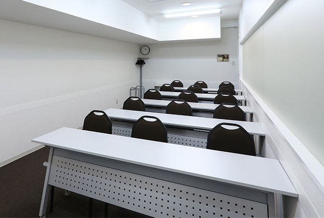 【渋谷ヒカリエより徒歩30秒　302号室】🍄飲食持ち込み可能🍄セミナー、説明会、ウェビナーに！様々な用途可能の写真2