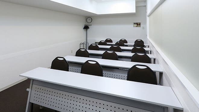 【渋谷ヒカリエより徒歩30秒 302号室】🍄飲食持ち込み可能🍄セミナー、説明会、ウェビナーに!様々な用途可能の写真2