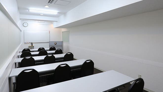 【渋谷ヒカリエより徒歩30秒 302号室】🍄飲食持ち込み可能🍄セミナー、説明会、ウェビナーに!様々な用途可能の写真1