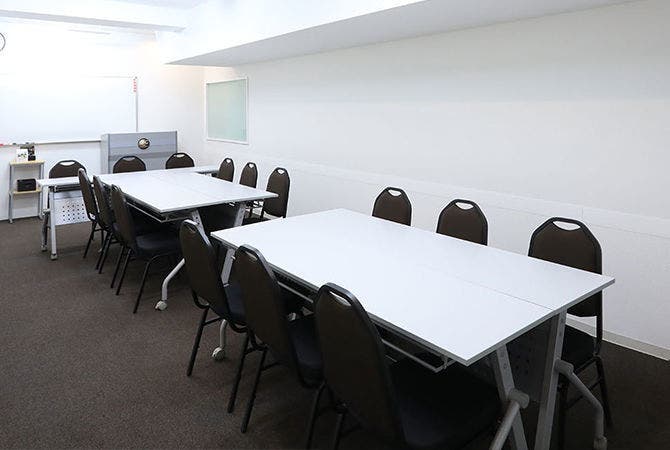 【渋谷ヒカリエより徒歩30秒　302号室】🍄飲食持ち込み可能🍄セミナー、説明会、ウェビナーに！様々な用途可能の写真3