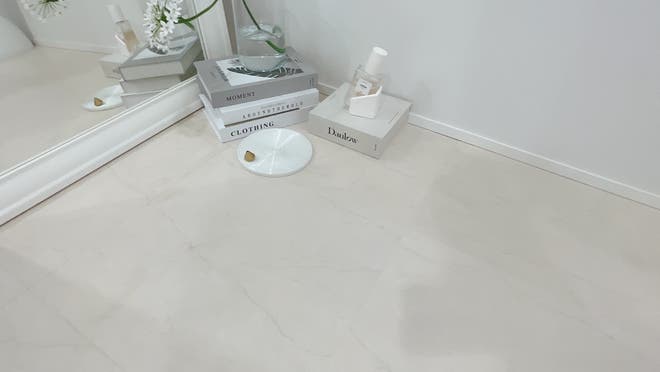 清潔感のあるWhiteでまとめたインスタ映え中目黒サロンの写真3