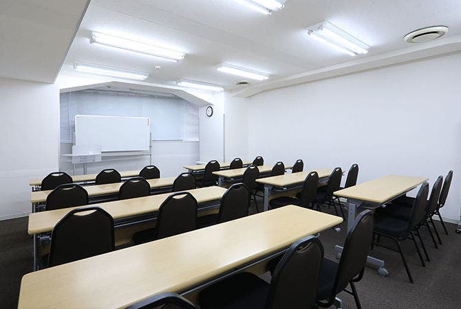 【渋谷ヒカリエより徒歩30秒　306号室】🍄飲食持ち込み可能🍄セミナー、説明会、ウェビナーに！様々な用途可能の写真1