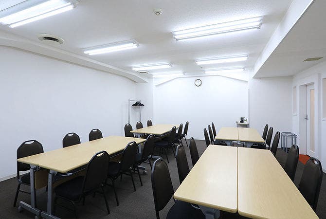 【渋谷ヒカリエより徒歩30秒　306号室】🍄飲食持ち込み可能🍄セミナー、説明会、ウェビナーに！様々な用途可能の写真3