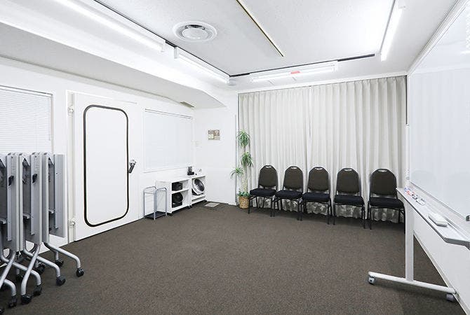 【渋谷ヒカリエより徒歩30秒　310号室】🍄飲食持ち込み可能🍄セミナー、説明会、ウェビナーに！様々な用途可能の写真1