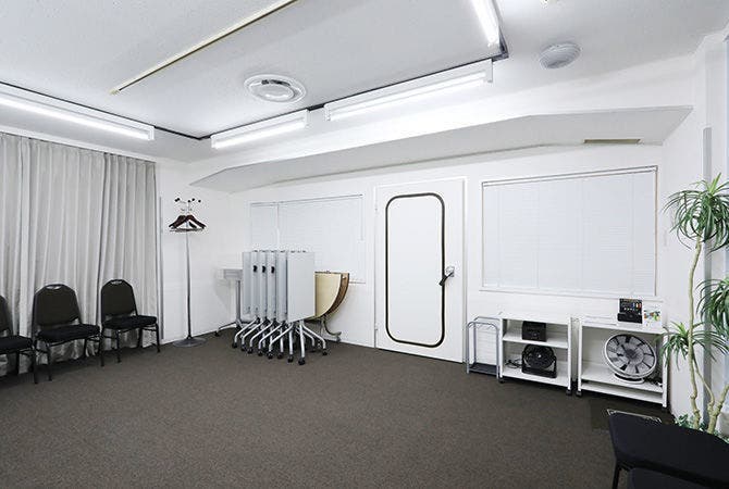 【渋谷ヒカリエより徒歩30秒　310号室】🍄飲食持ち込み可能🍄セミナー、説明会、ウェビナーに！様々な用途可能の写真2