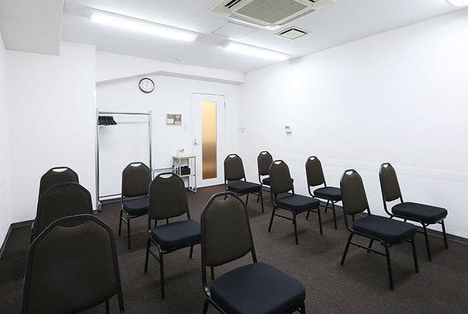 【渋谷ヒカリエより徒歩30秒　401号室】🍄飲食持ち込み可能🍄セミナー、説明会、ウェビナーに！様々な用途可能の写真5